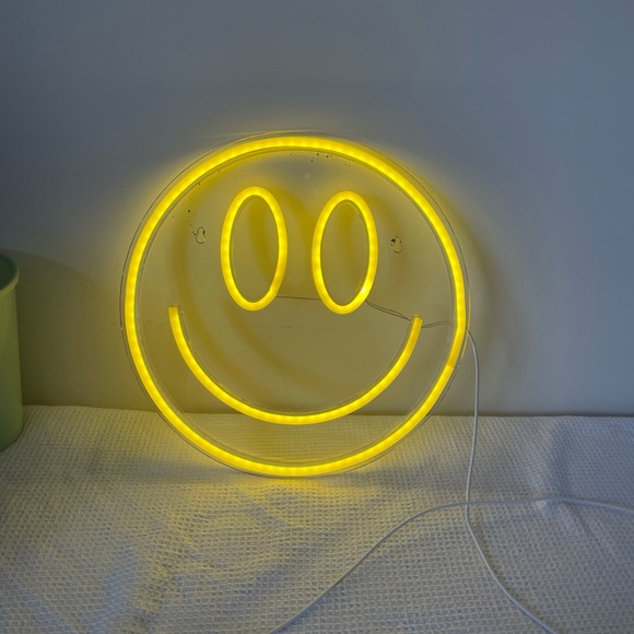 Wall Decor | Yellow Smiley Face Neon Light 13 Diameter Usb No Block ...